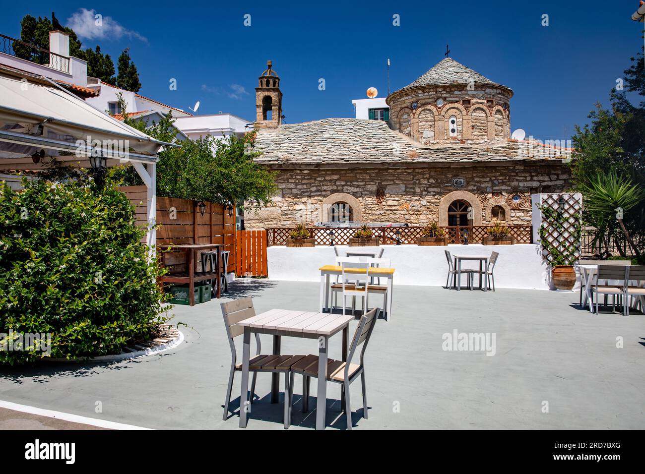 Greece skiathos dolphin hi-res stock photography and images - Alamy