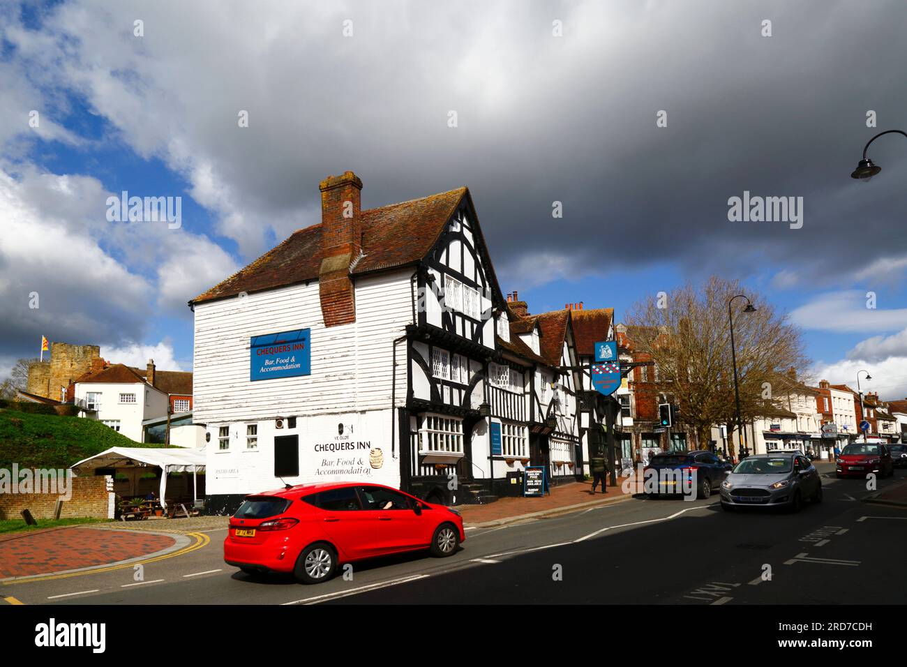 Ye Olde Chequers Inn and view along upper part of High Street, castle ...