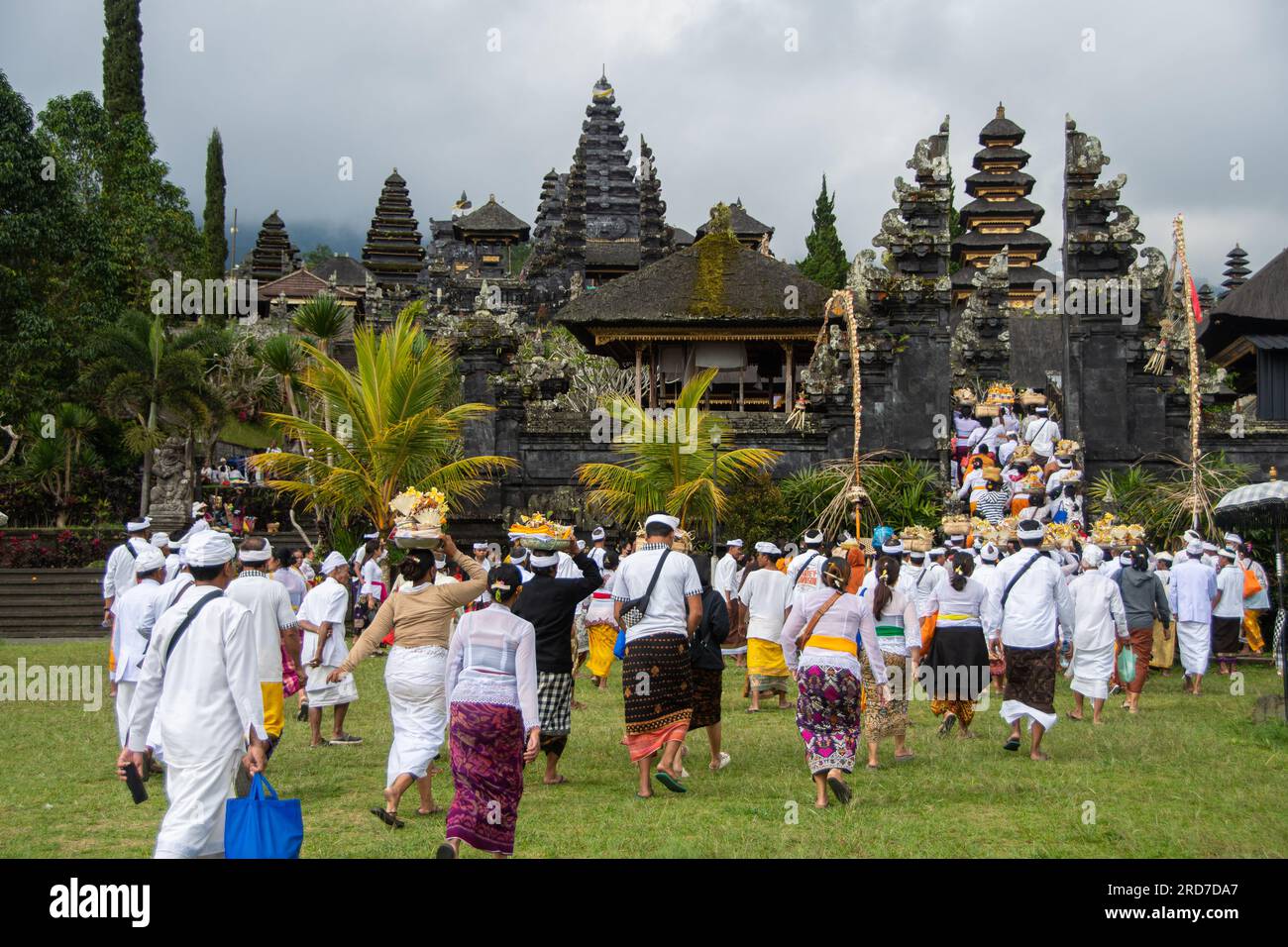 Village people at besakih temple hi-res stock photography and images ...