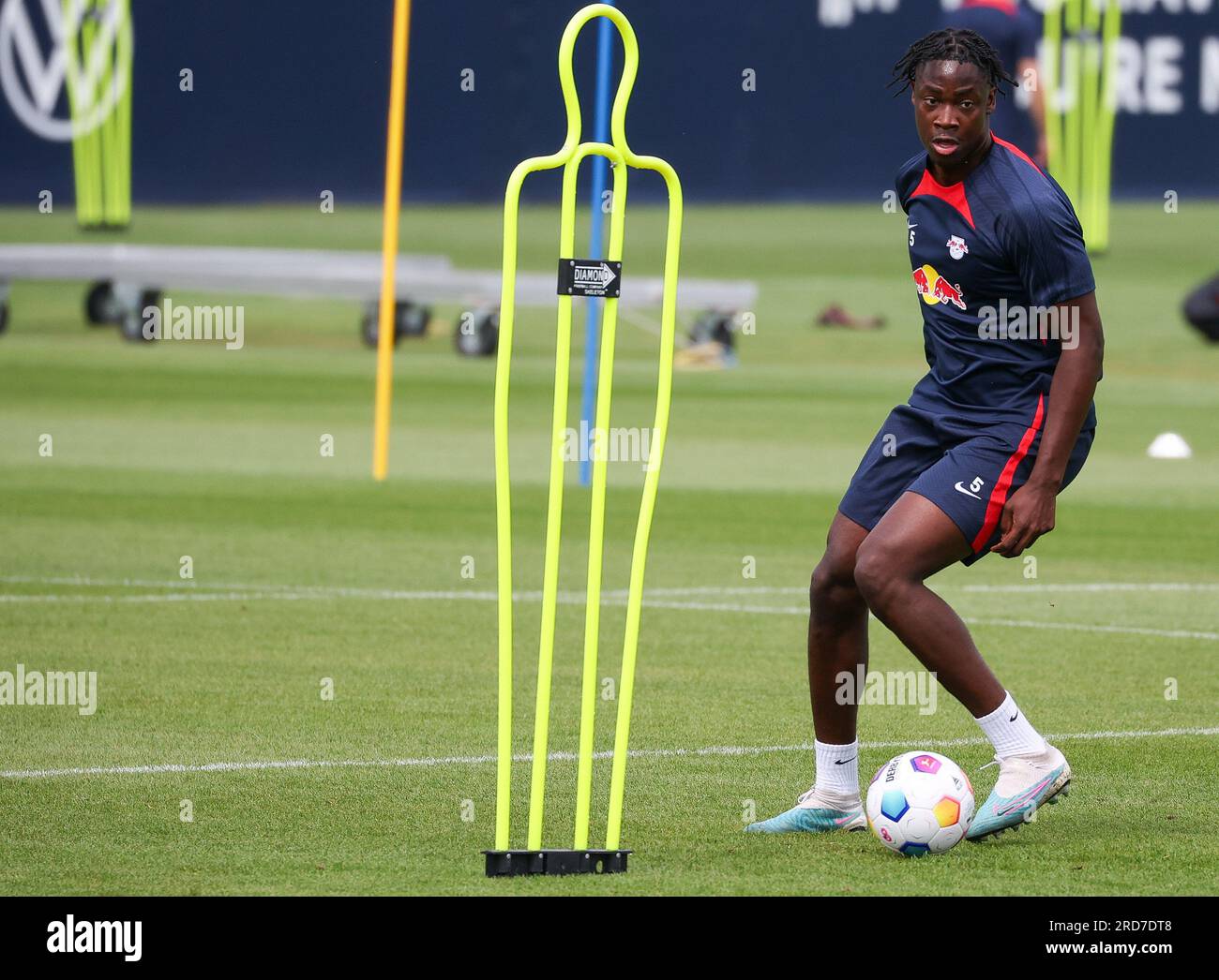 El chadaille bitshiabu hi-res stock photography and images - Alamy