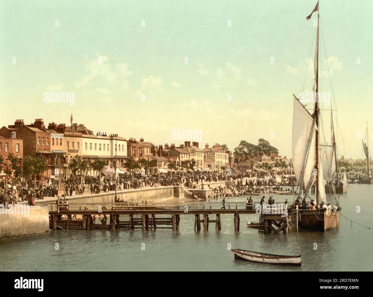 The East Parade, promenade, and yachts, Southend-on-Sea, coastal city ...