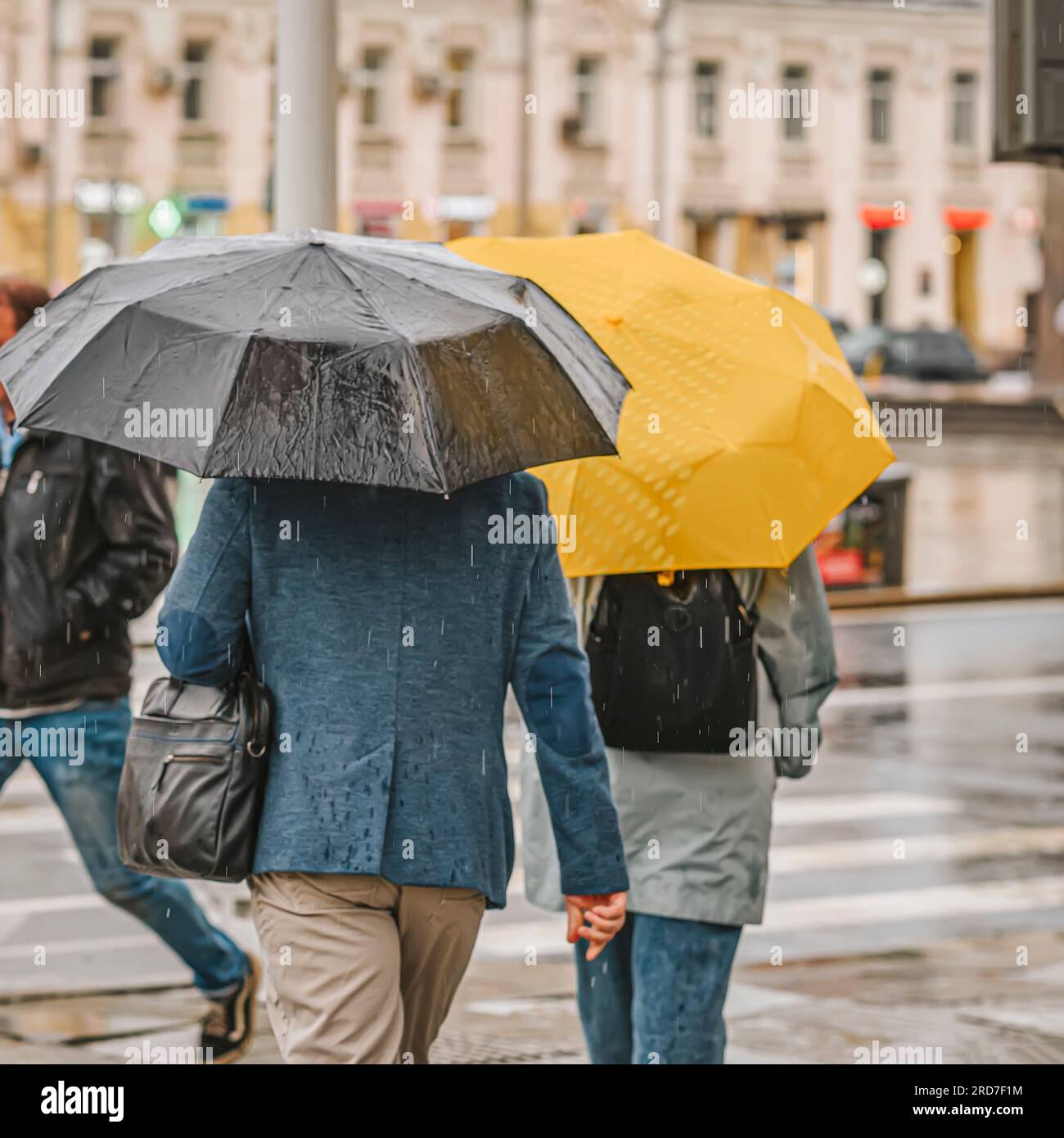 Rain people hi-res stock photography and images - Alamy