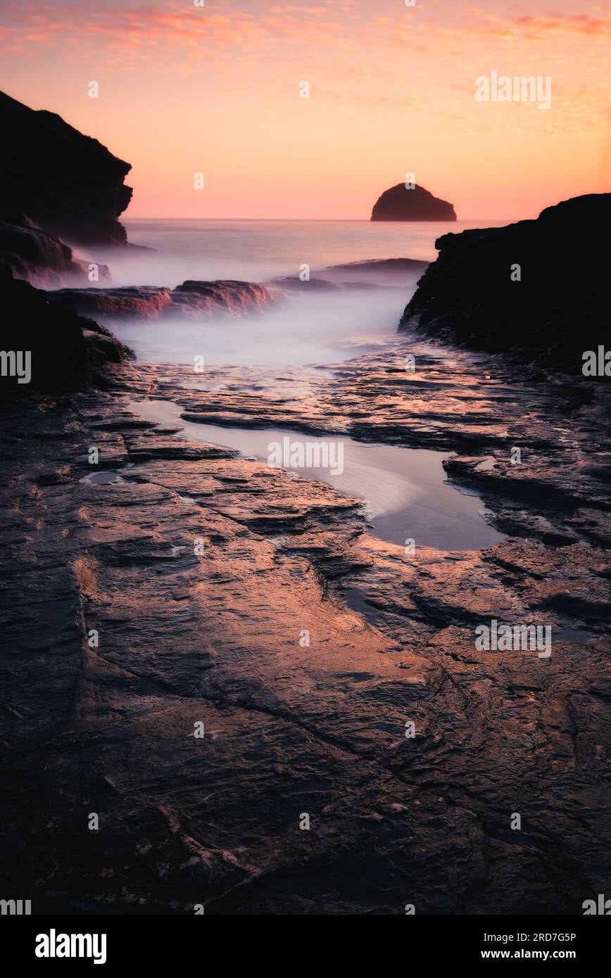 Cornish stunning sunrise hi-res stock photography and images - Alamy