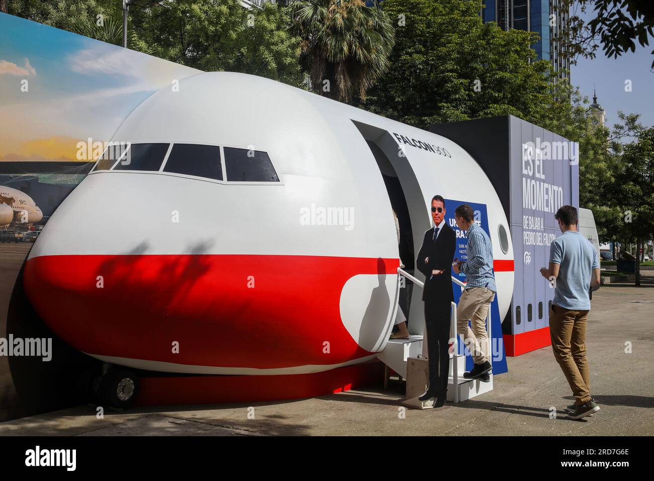 Pedro sanchez plane hi-res stock photography and images - Alamy