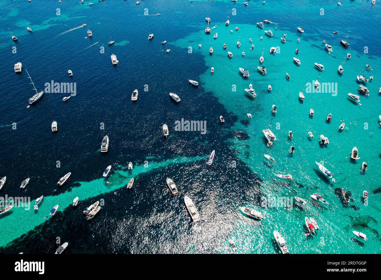 Tourists between the two islands in front of Cannes Saint-Honorat ...