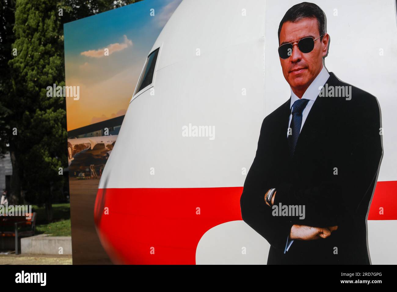 Pedro sanchez plane hi-res stock photography and images - Alamy