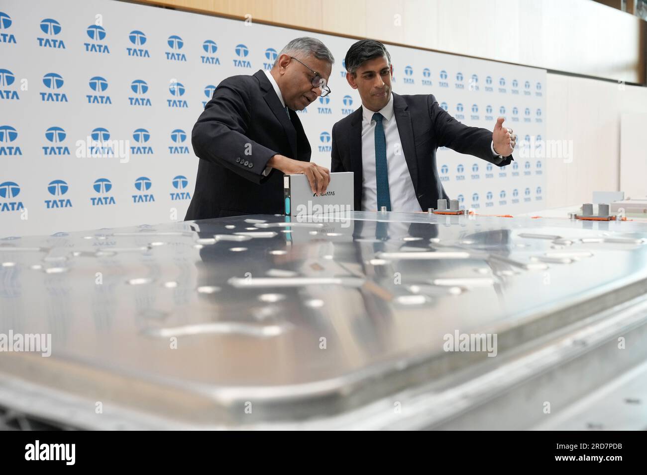 Prime Minister Rishi Sunak (right) with Tata Sons Chairman, Natarajan ...