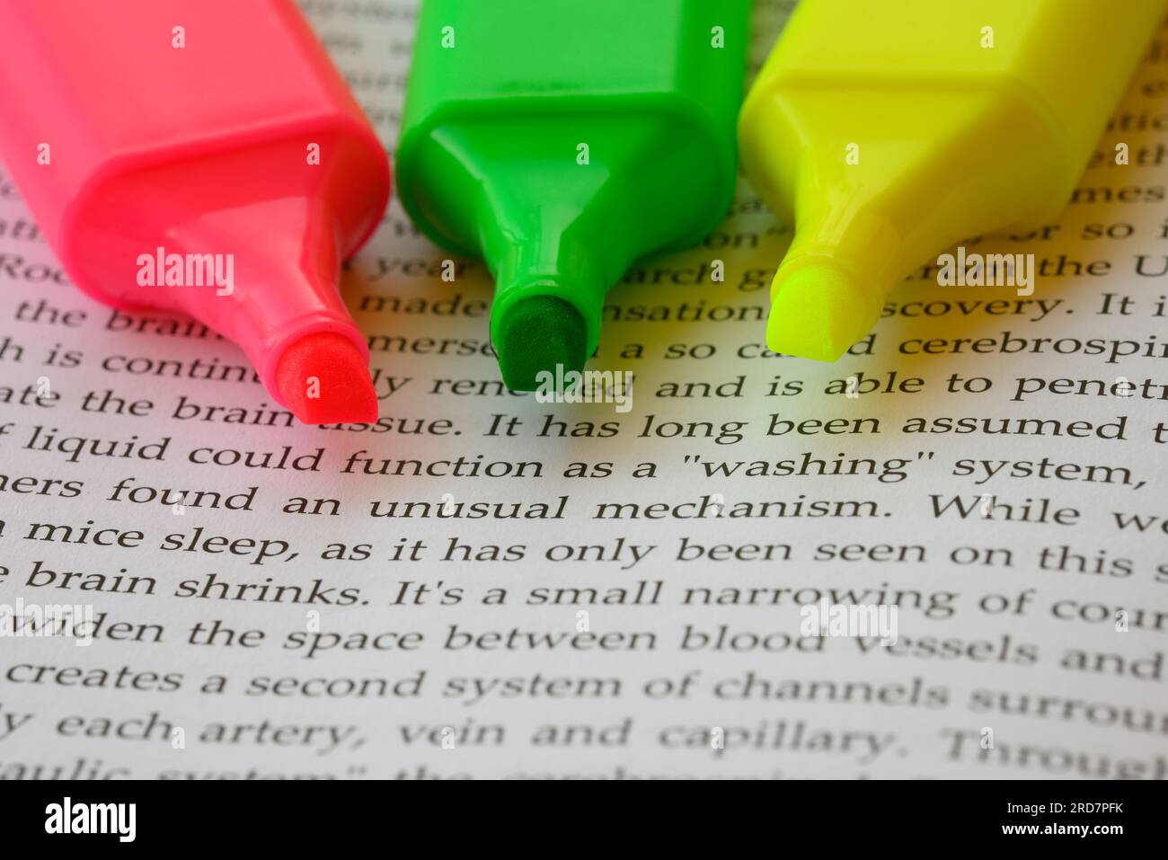 Pink, yellow and green highlighters for efficient highlighting ...