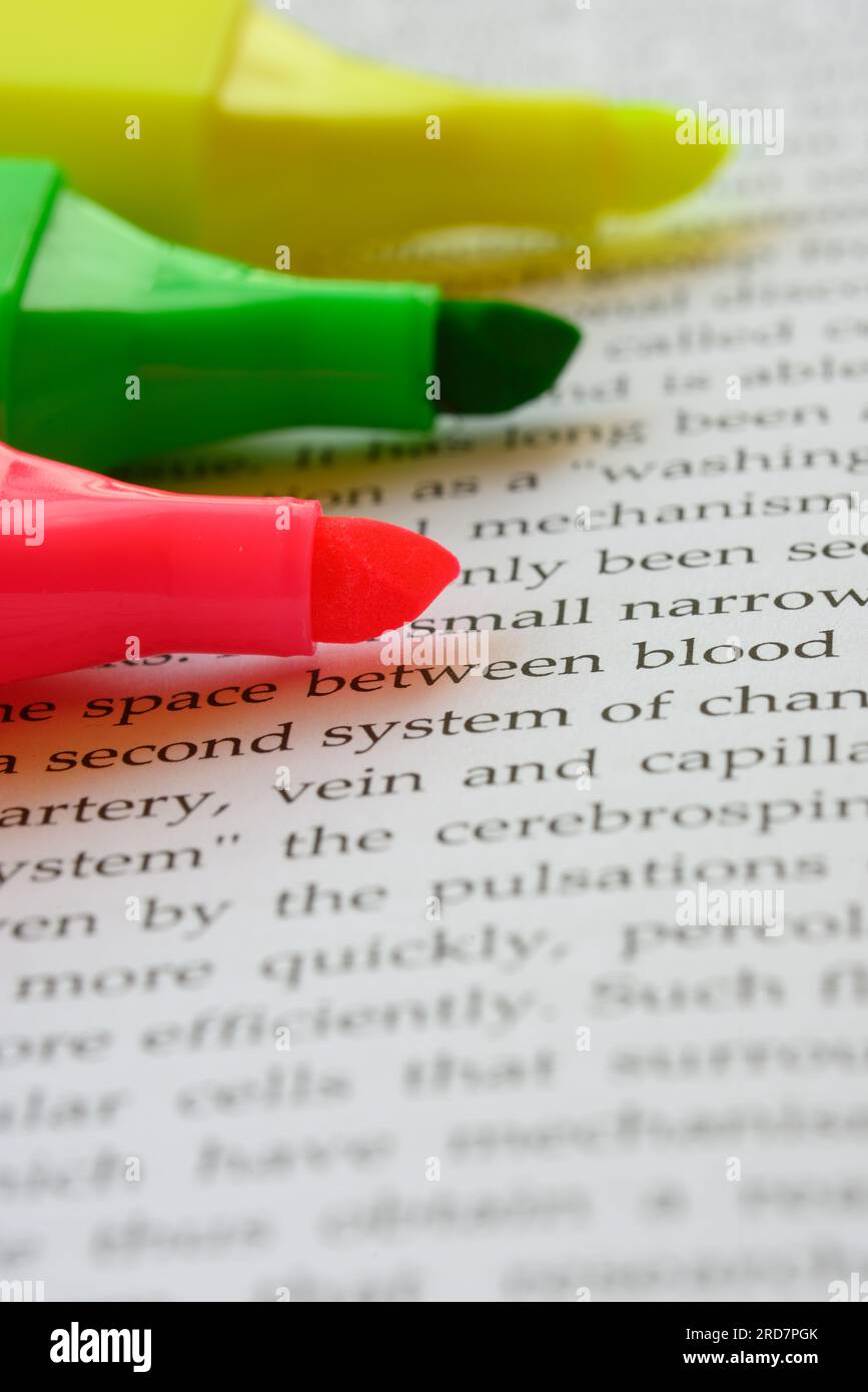 Pink, yellow and green highlighters for efficient highlighting ...