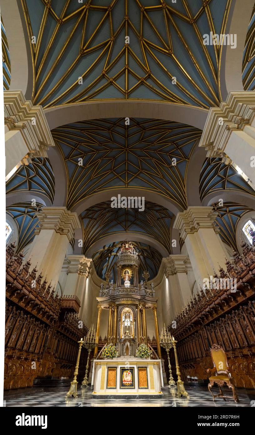 Lima peru architecture 18th century hi-res stock photography and images ...