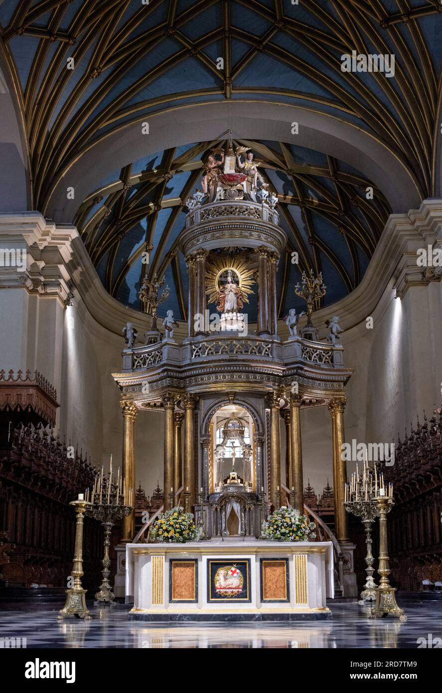 Interior lima cathedral lima peru hi-res stock photography and images ...