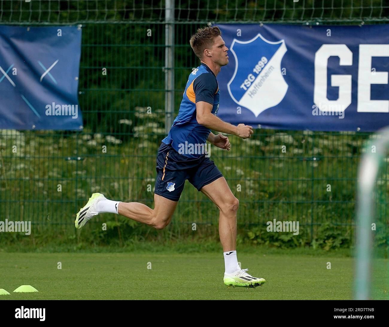 Albufeira stadium hi-res stock photography and images - Alamy