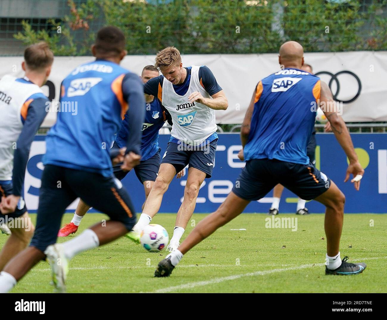 Albufeira stadium hi-res stock photography and images - Alamy