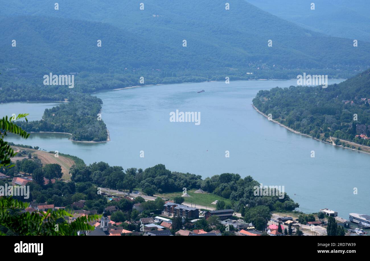 Danube bend boats hi-res stock photography and images - Alamy