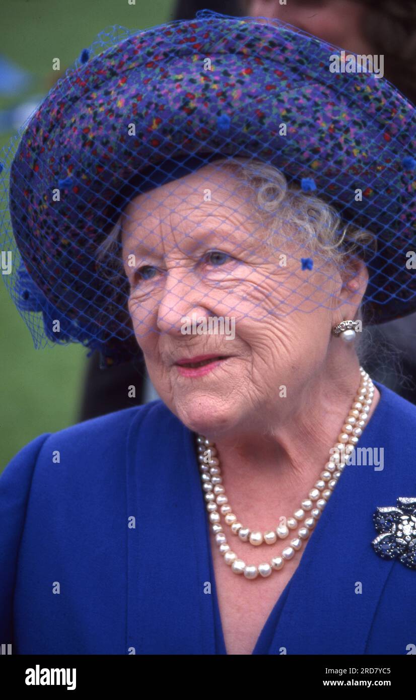 The Queen Mother at Sandown on 26 March 1997 Photo by The Henshaw ...