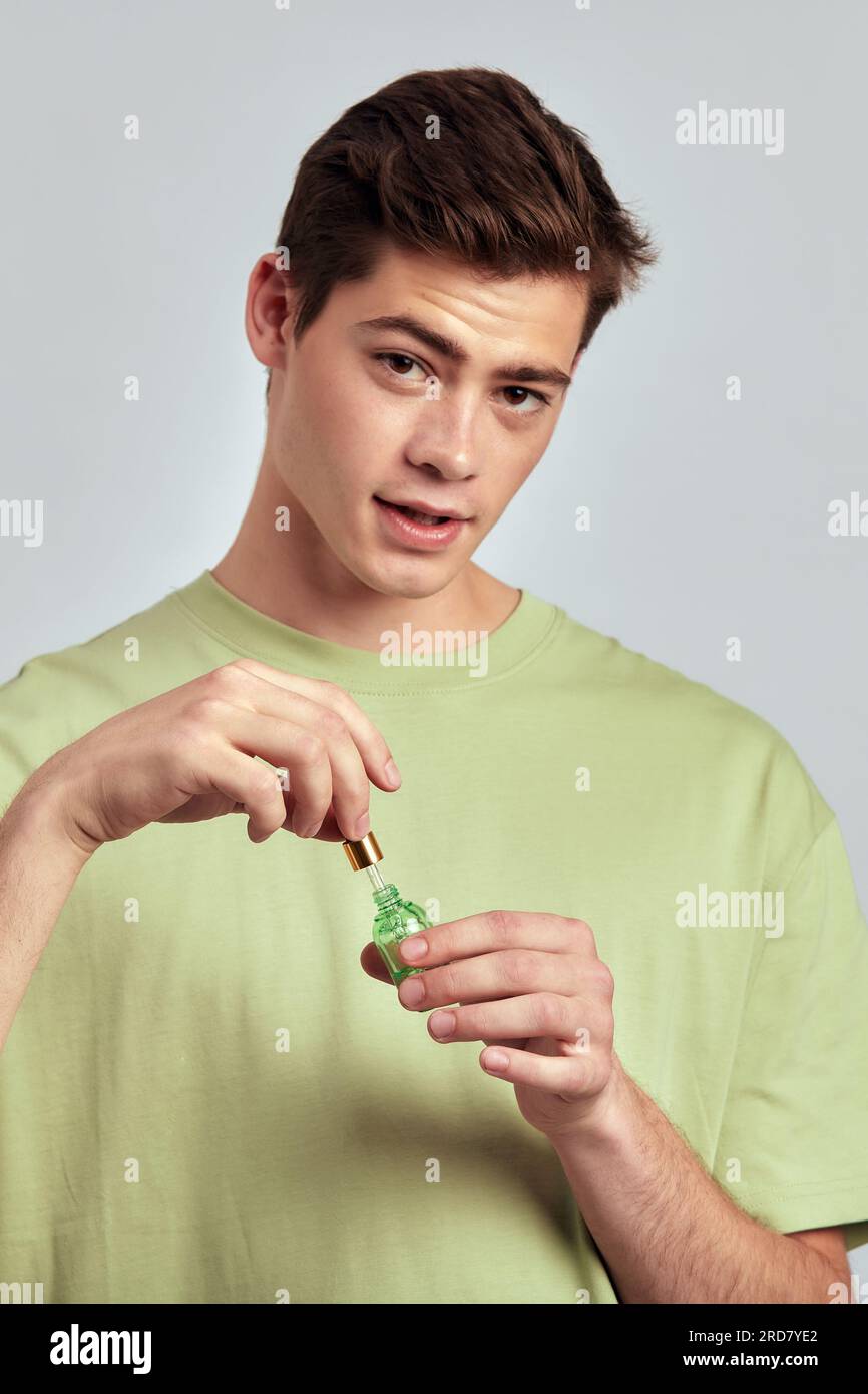 Beauty vial model hi-res stock photography and images - Alamy