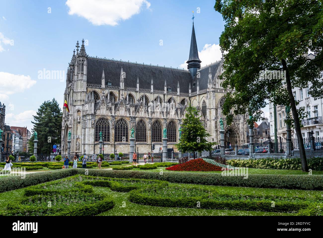 Square du Petit Sablon and Church of Our Lady of Victories at the ...