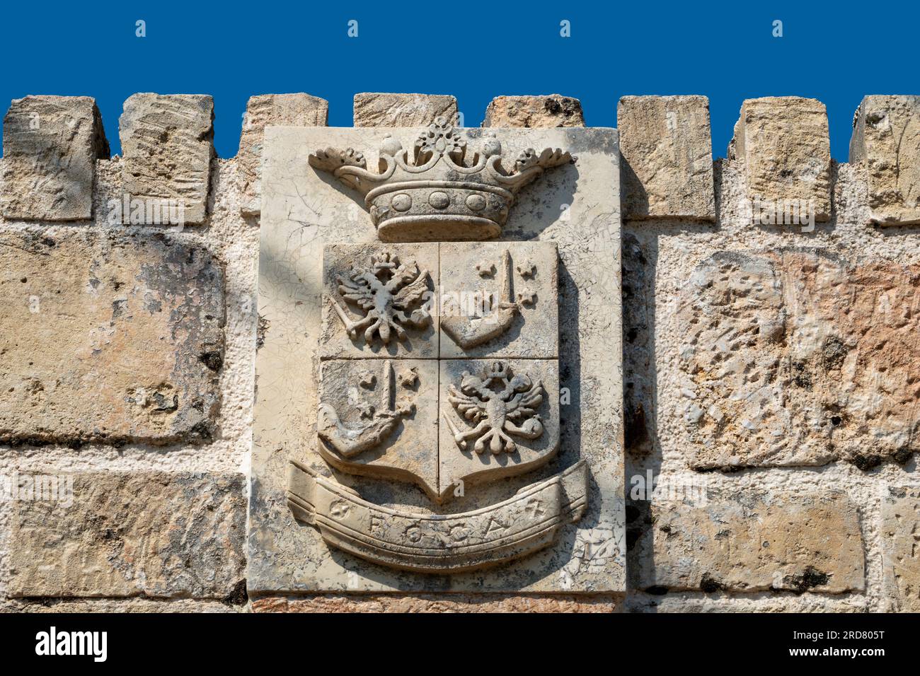 Stone coat of arms hi-res stock photography and images - Alamy