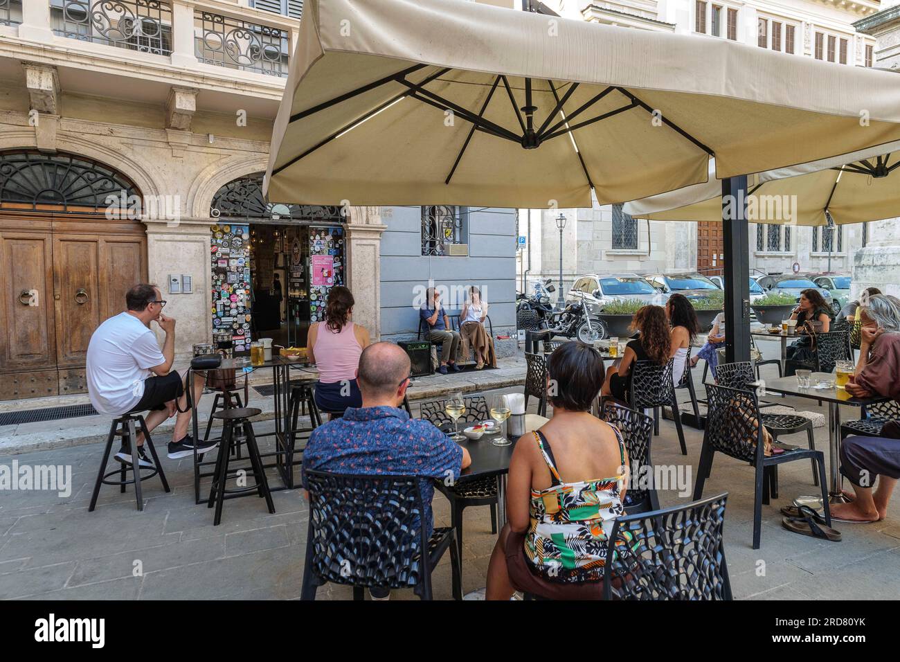 Cultura poesia hi-res stock photography and images - Alamy