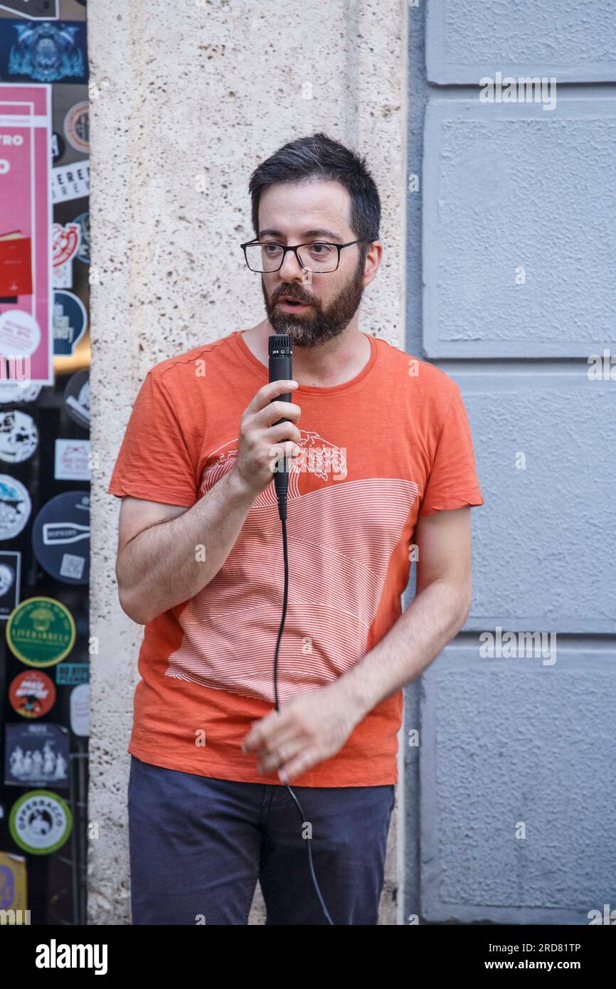 Cultura poesia hi-res stock photography and images - Alamy