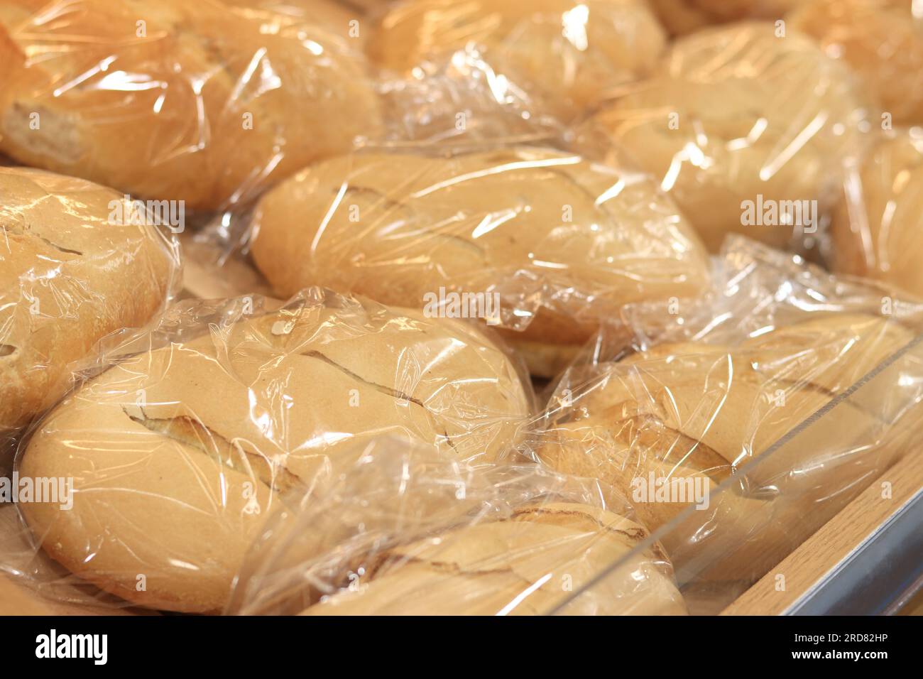 Supermarket bread packaging hi-res stock photography and images - Alamy