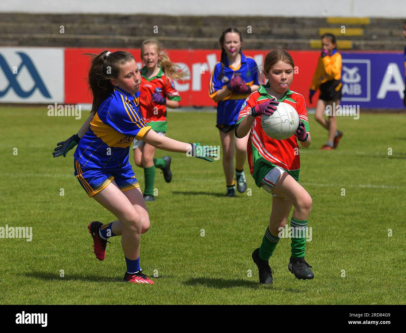 Children playing gaelic football hi-res stock photography and images ...