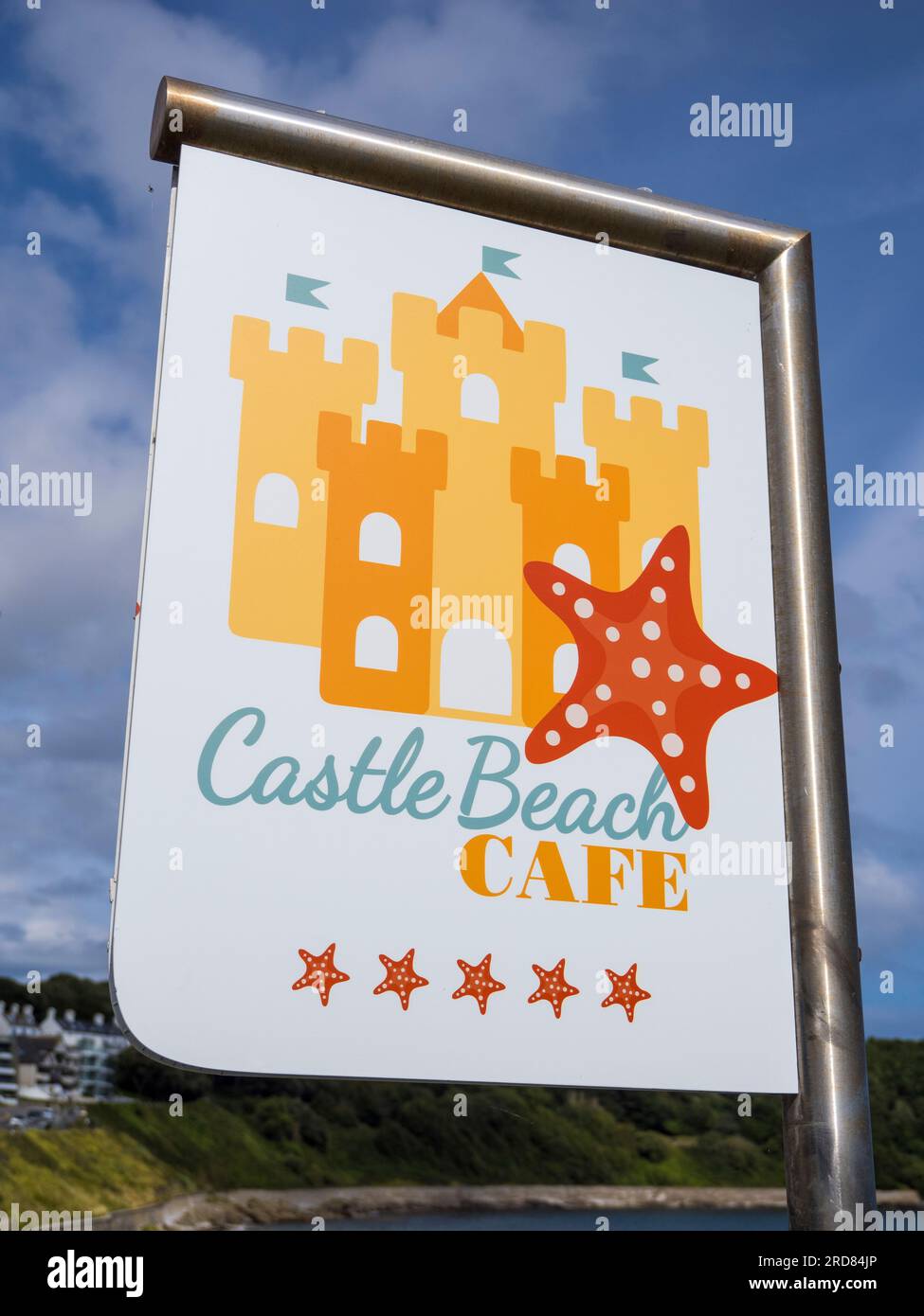Castle beach cafe sign hi-res stock photography and images - Alamy