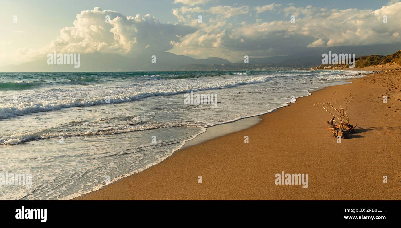 Komo beach hi-res stock photography and images - Alamy
