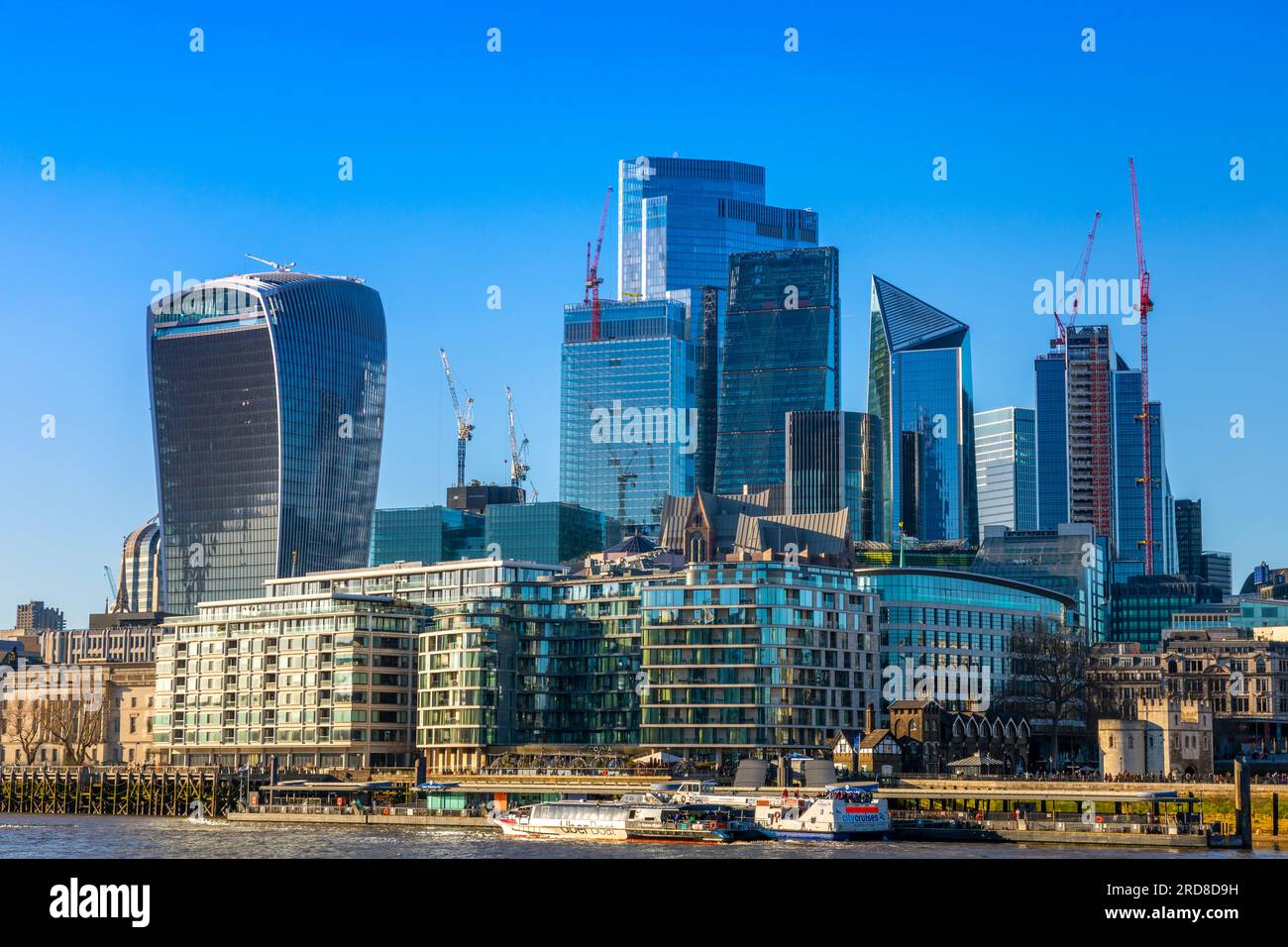 City of london skyline and river thames hi-res stock photography and ...