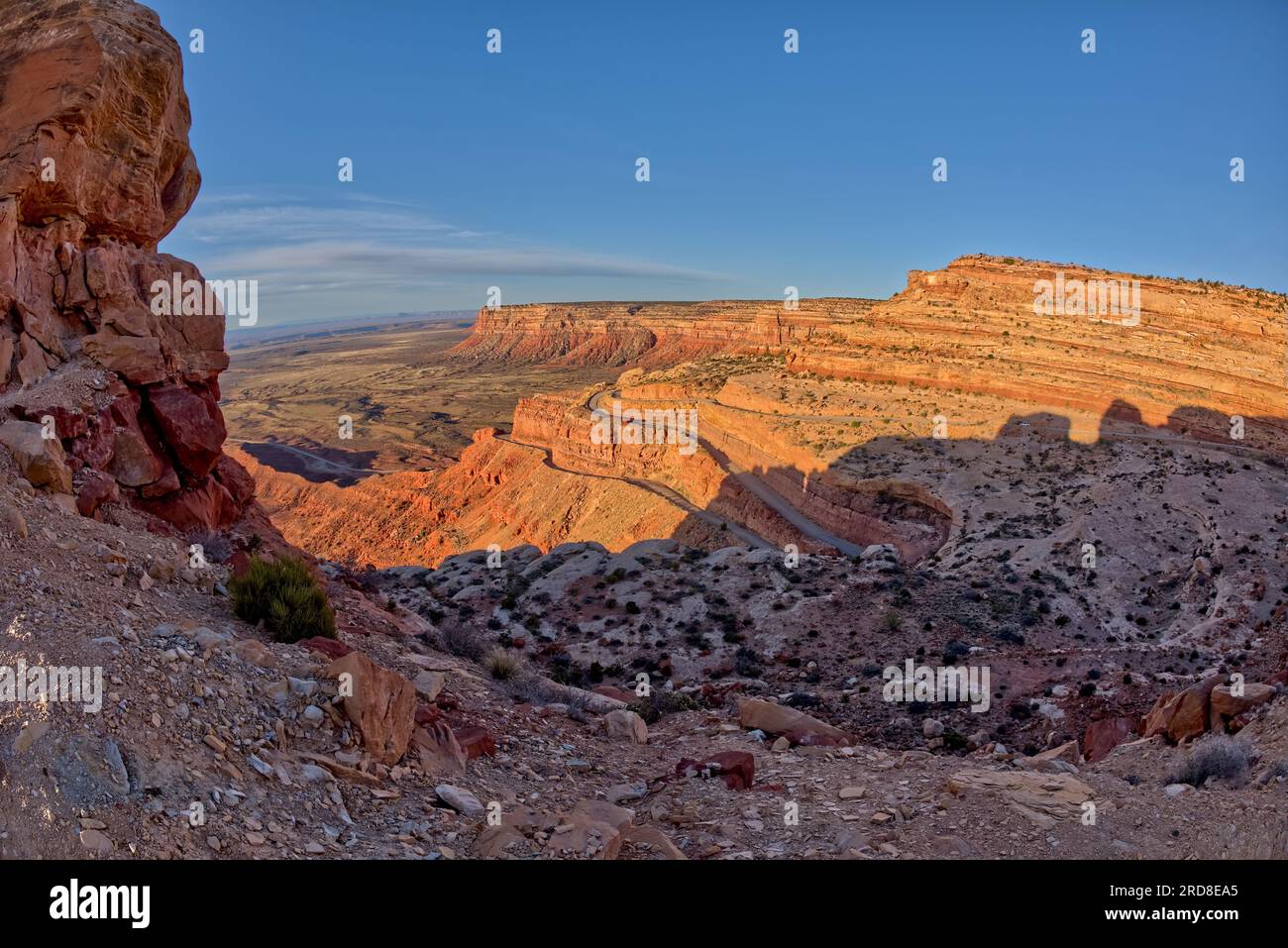 The winding Utah road of Highway 261 up the Moki Dugway from Valley of ...