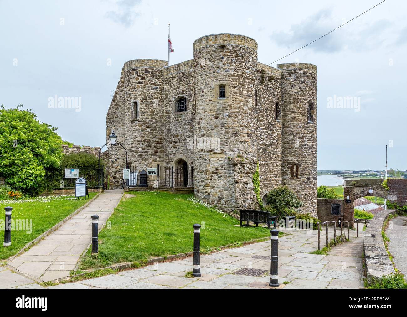 Rye Castle (Ypres Tower), built around 1249 to resist attacks from ...