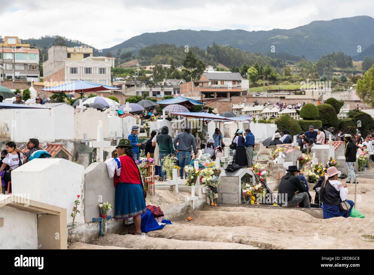 Dia de los Muertos (Day of the Dead) celebrations at Otavalo Cemetery ...