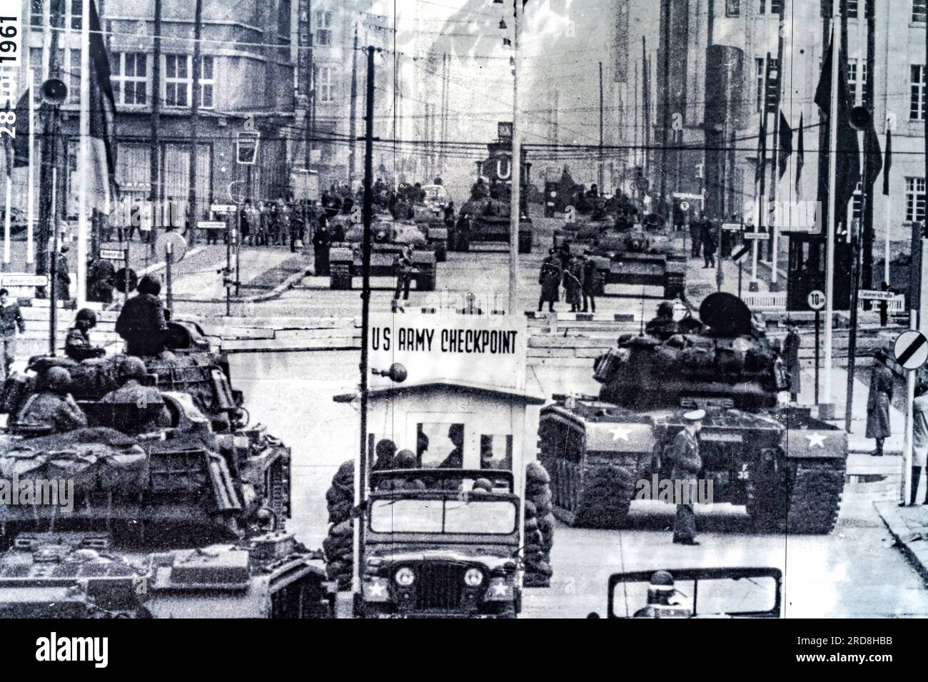 Berlin wall 1961 hi-res stock photography and images - Alamy