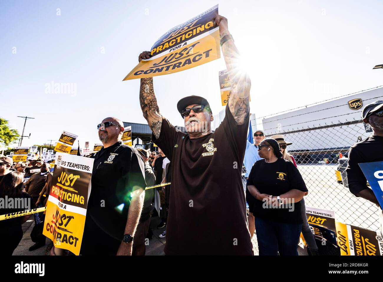 Los Angeles, USA. 19th July, 2023. UPS Teamster drivers local 396 hold ...