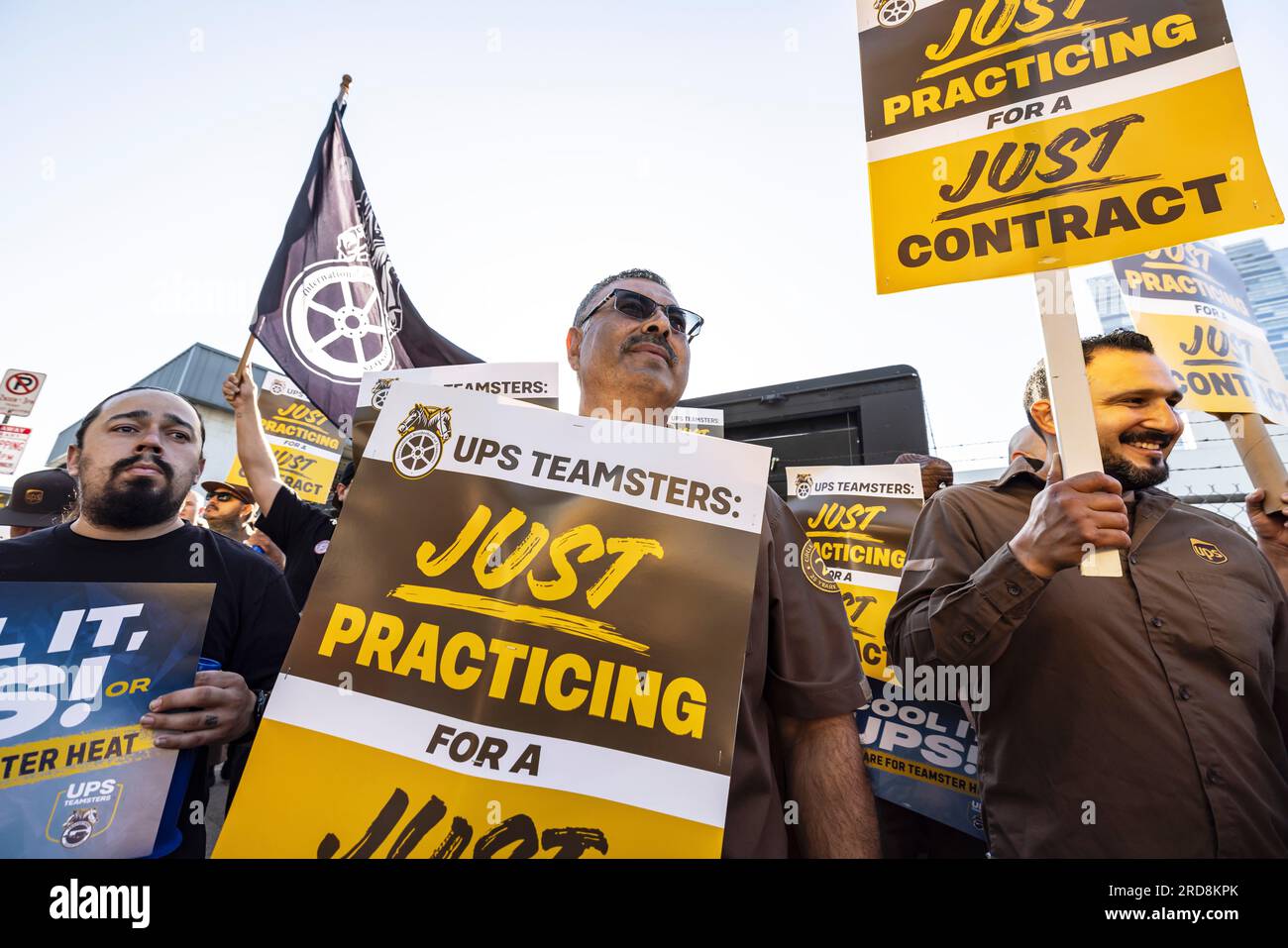 Los Angeles, USA. 19th July, 2023. UPS Teamster drivers local 396 hold ...