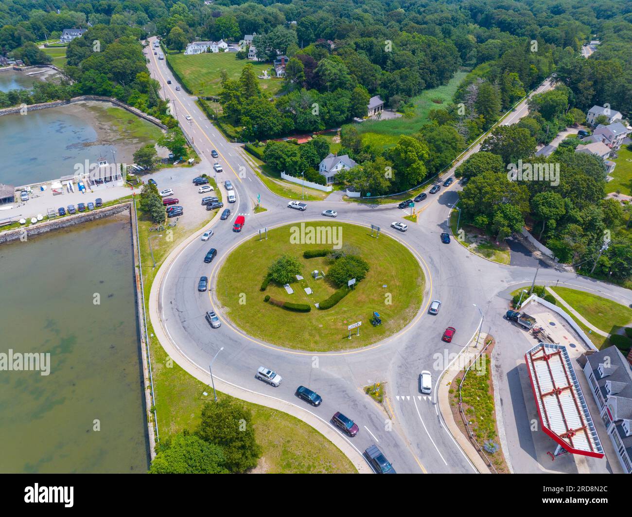 Building near roundabout hi-res stock photography and images - Alamy