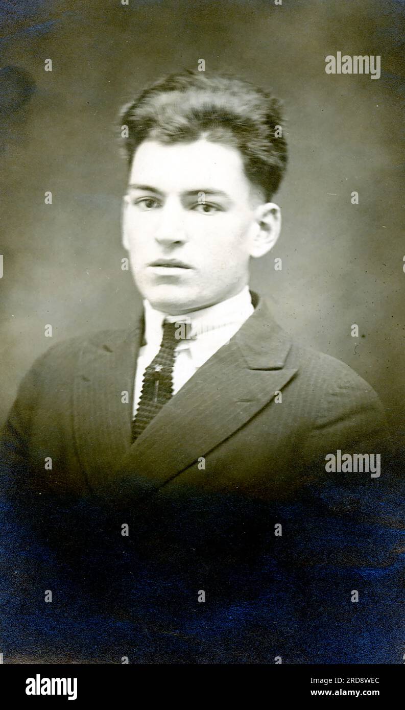 1900s man hi-res stock photography and images - Alamy