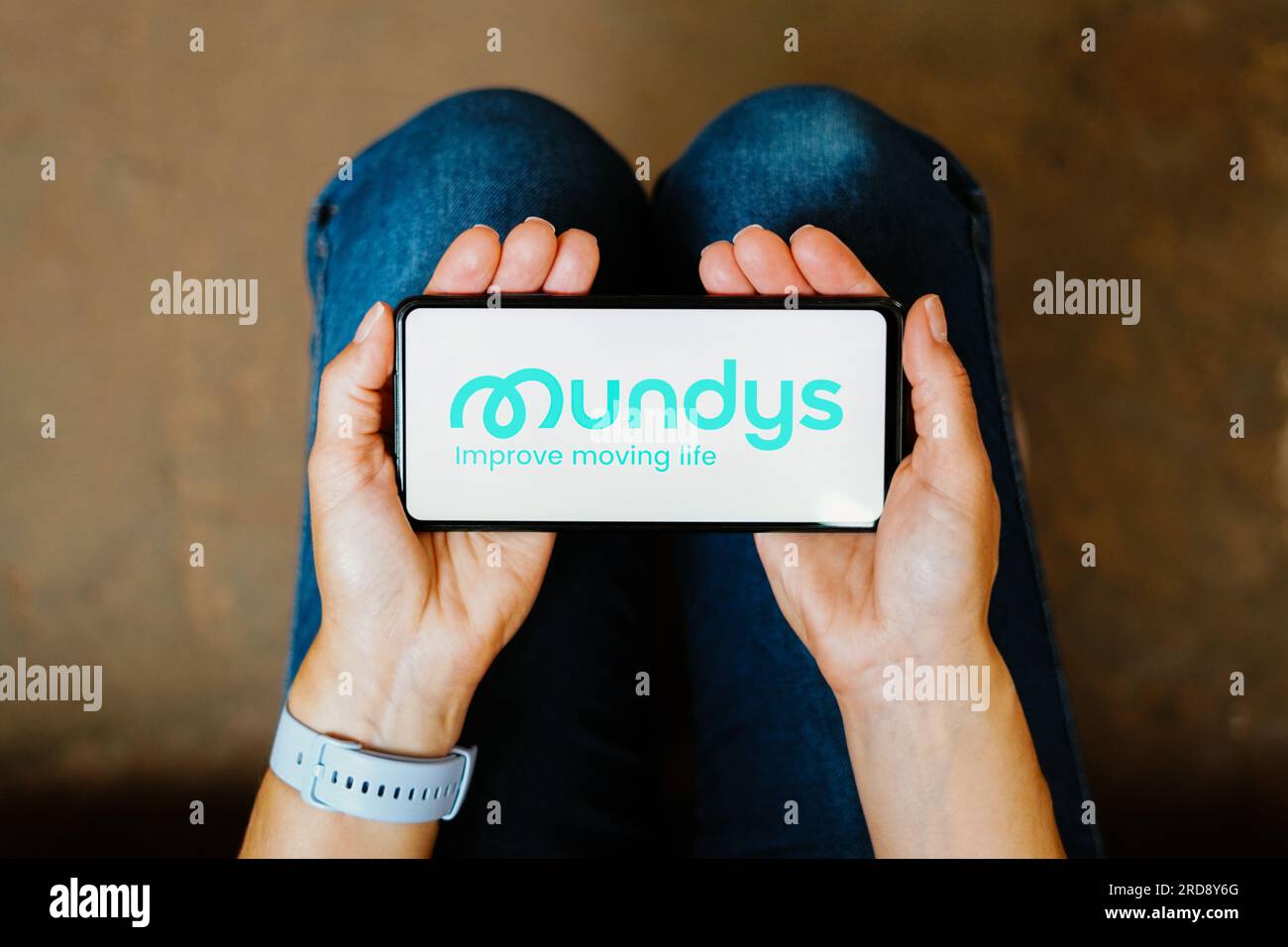 Mundys logo hi-res stock photography and images - Alamy