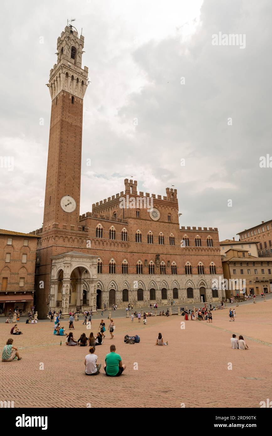 Architecture of sienna italy hi-res stock photography and images - Alamy