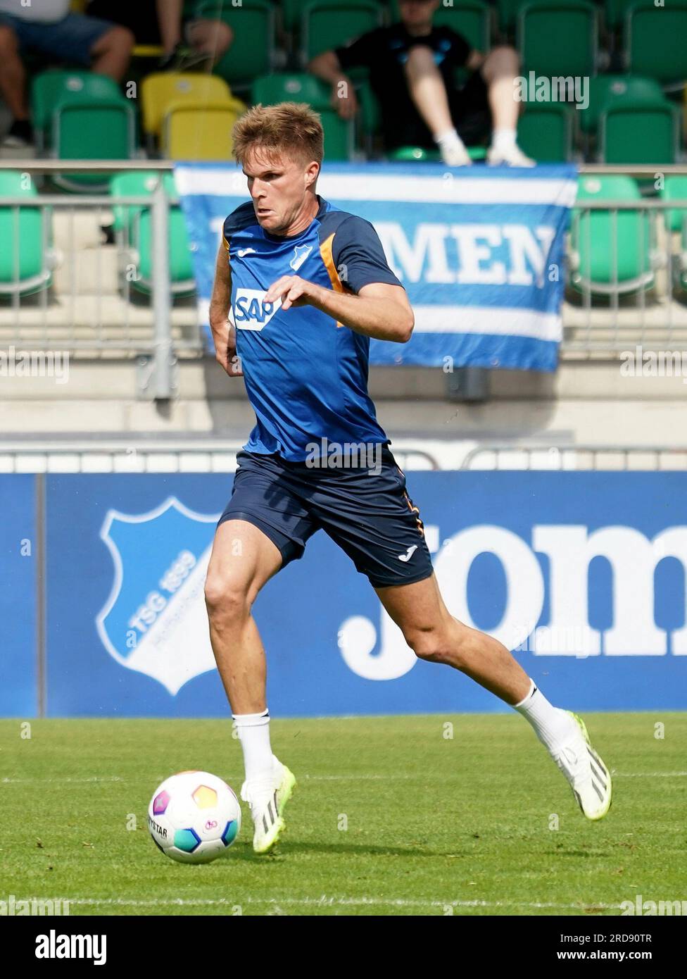 Albufeira stadium hi-res stock photography and images - Alamy