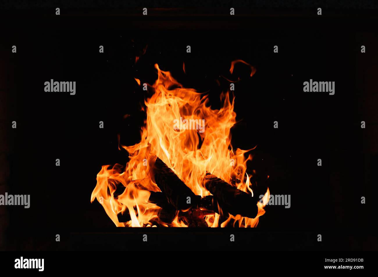 Firewood burning in big vintage hi-res stock photography and images - Alamy