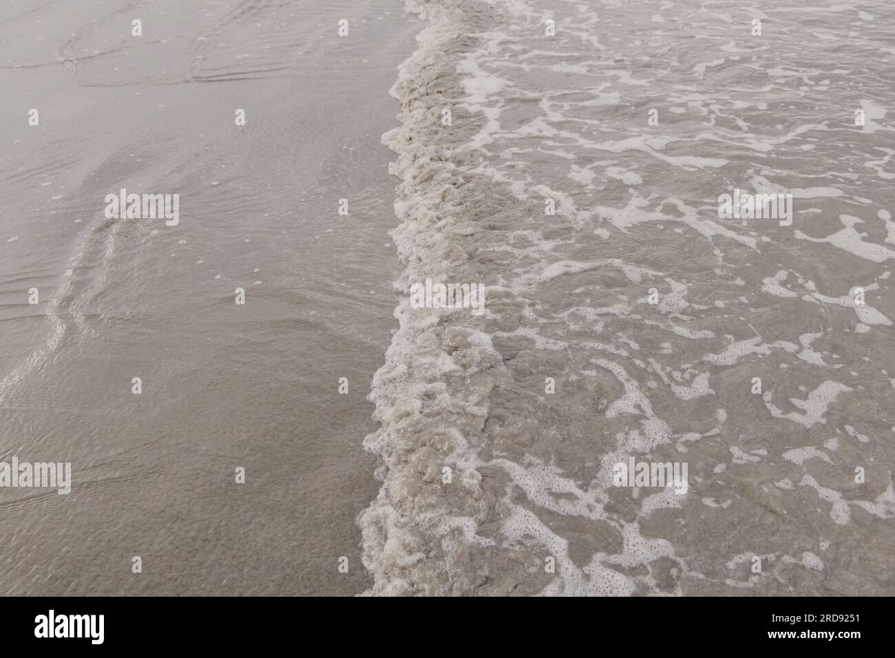 Calm sea waves hi-res stock photography and images - Alamy