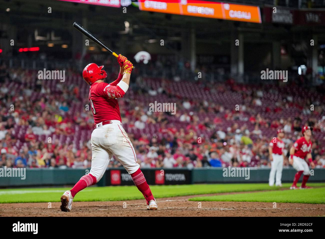 Cincinnati Reds' Joey Votto watches his two-run home run during the ...