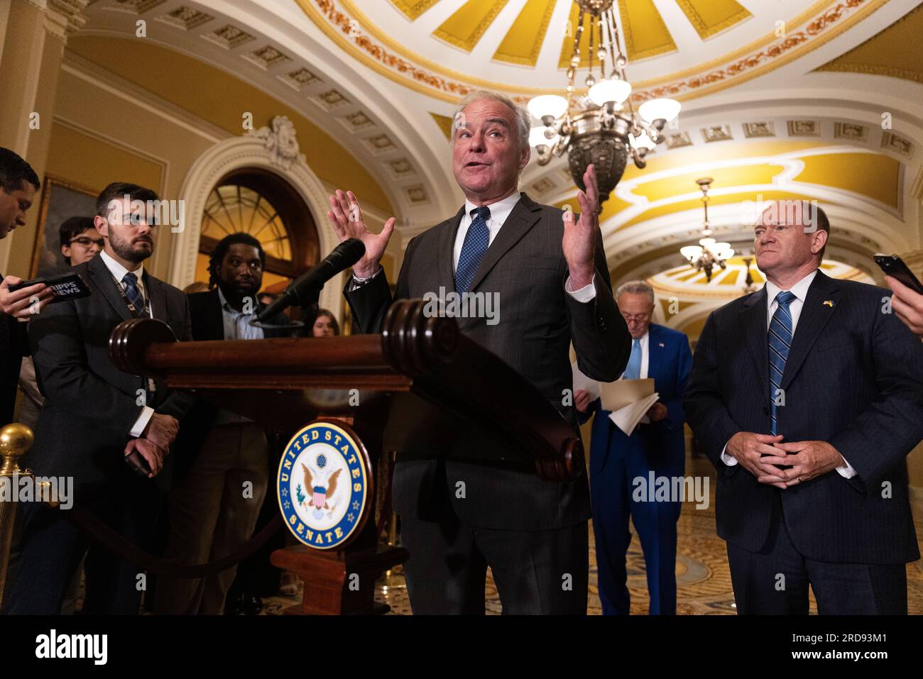 Senator tim kaine d va hi-res stock photography and images - Alamy