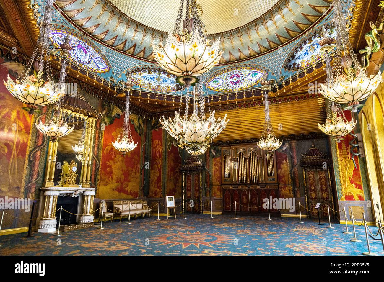 Interior of the Music Room at the Royal Pavilion (Brighton Pavilion ...