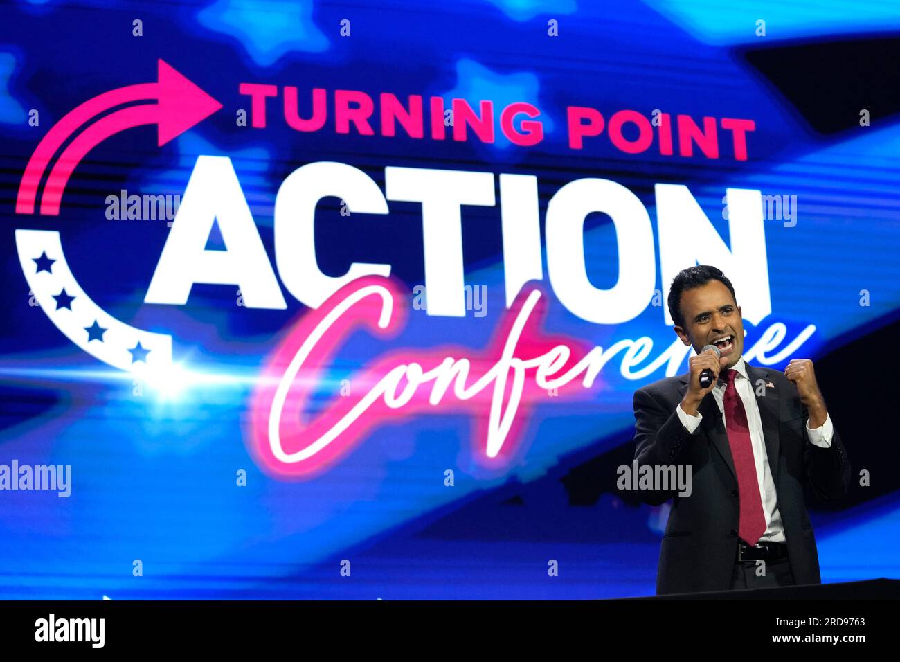 Republican presidential candidate Vivek Ramaswamy speaks during the ...