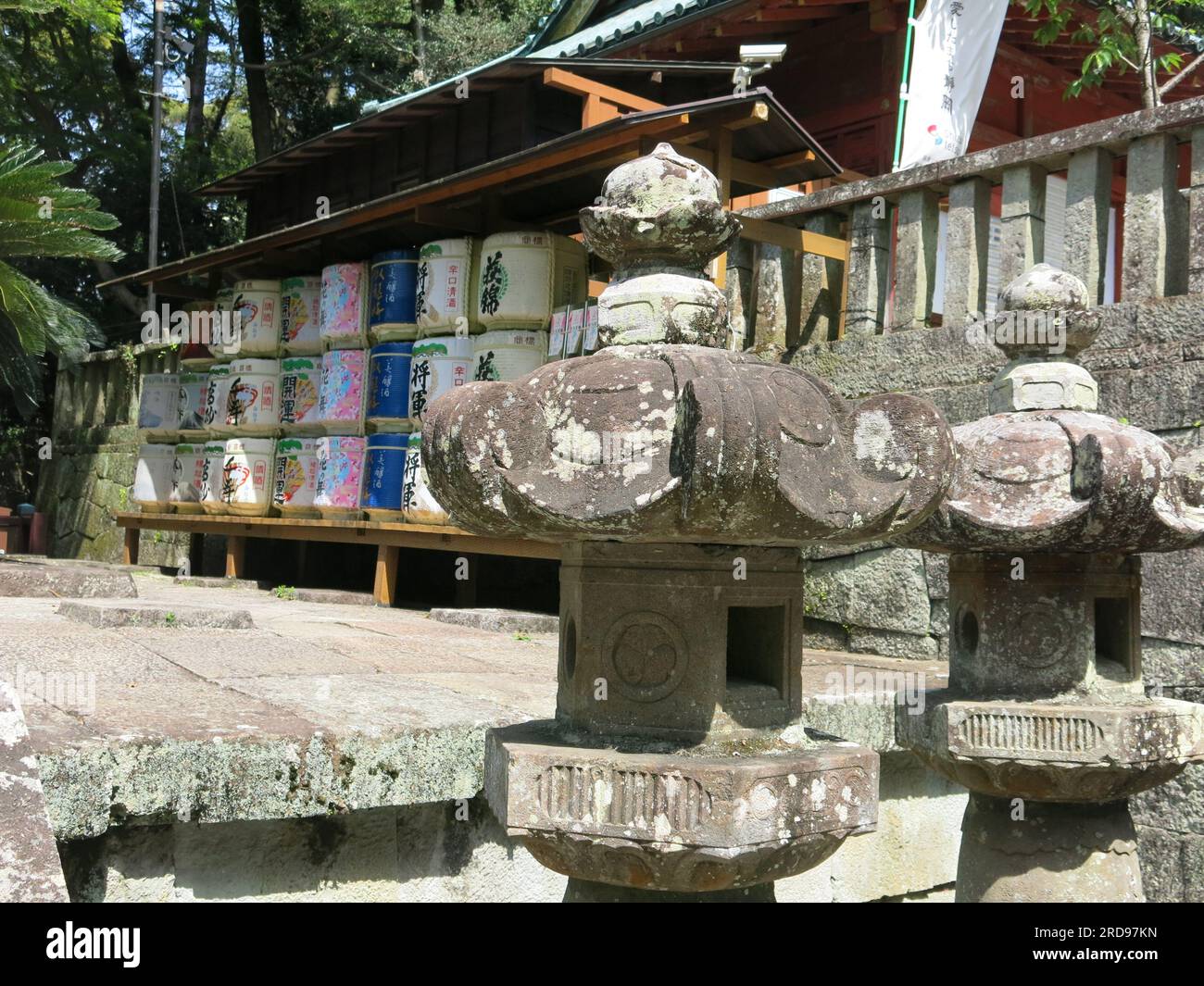Stone lanterns and sake barrels: iconic images of Japan Stock Photo - Alamy
