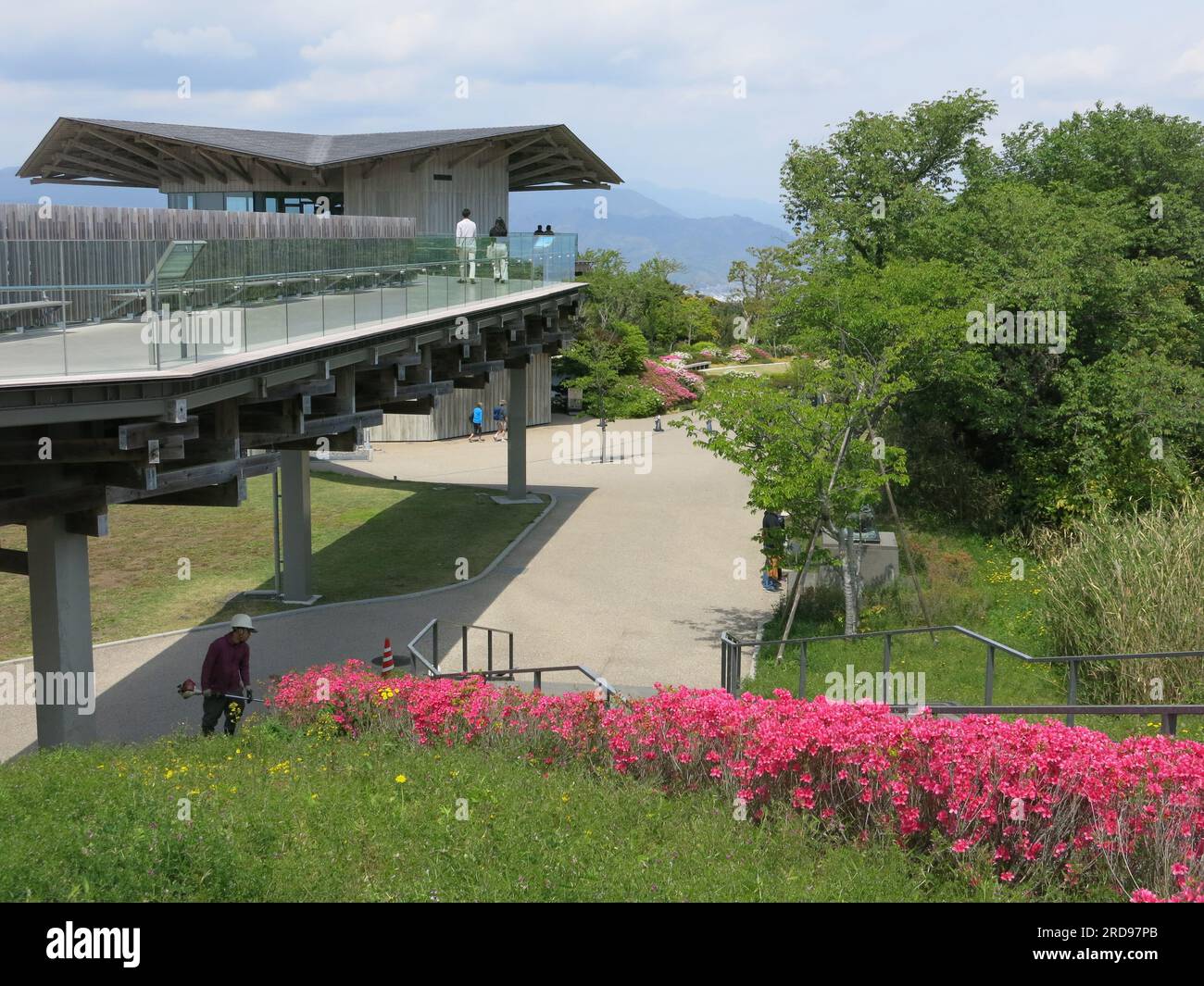 The architecture of Kengo Kuma: the wooden octagonal observatory & Yume ...