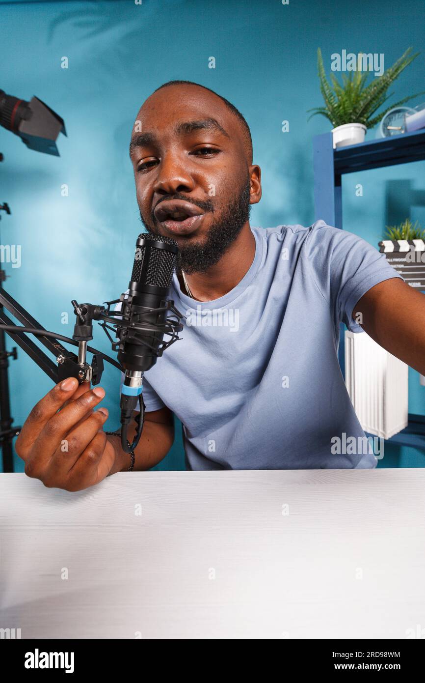 Portrait streamer african young hi-res stock photography and images - Alamy