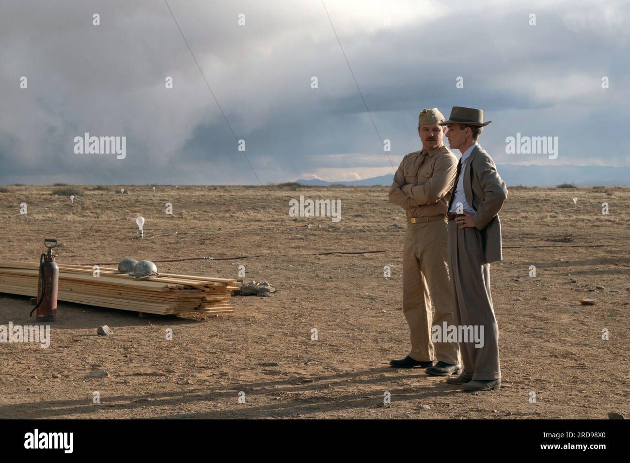OPPENHEIMER, from left: Matt Damon as Leslie Groves Jr., Cillian Murphy ...